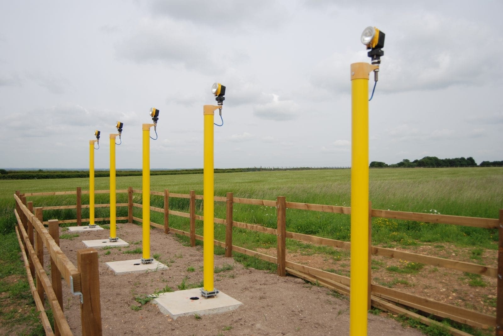 Frangible Approach Masts - Pollite - UK manufactured