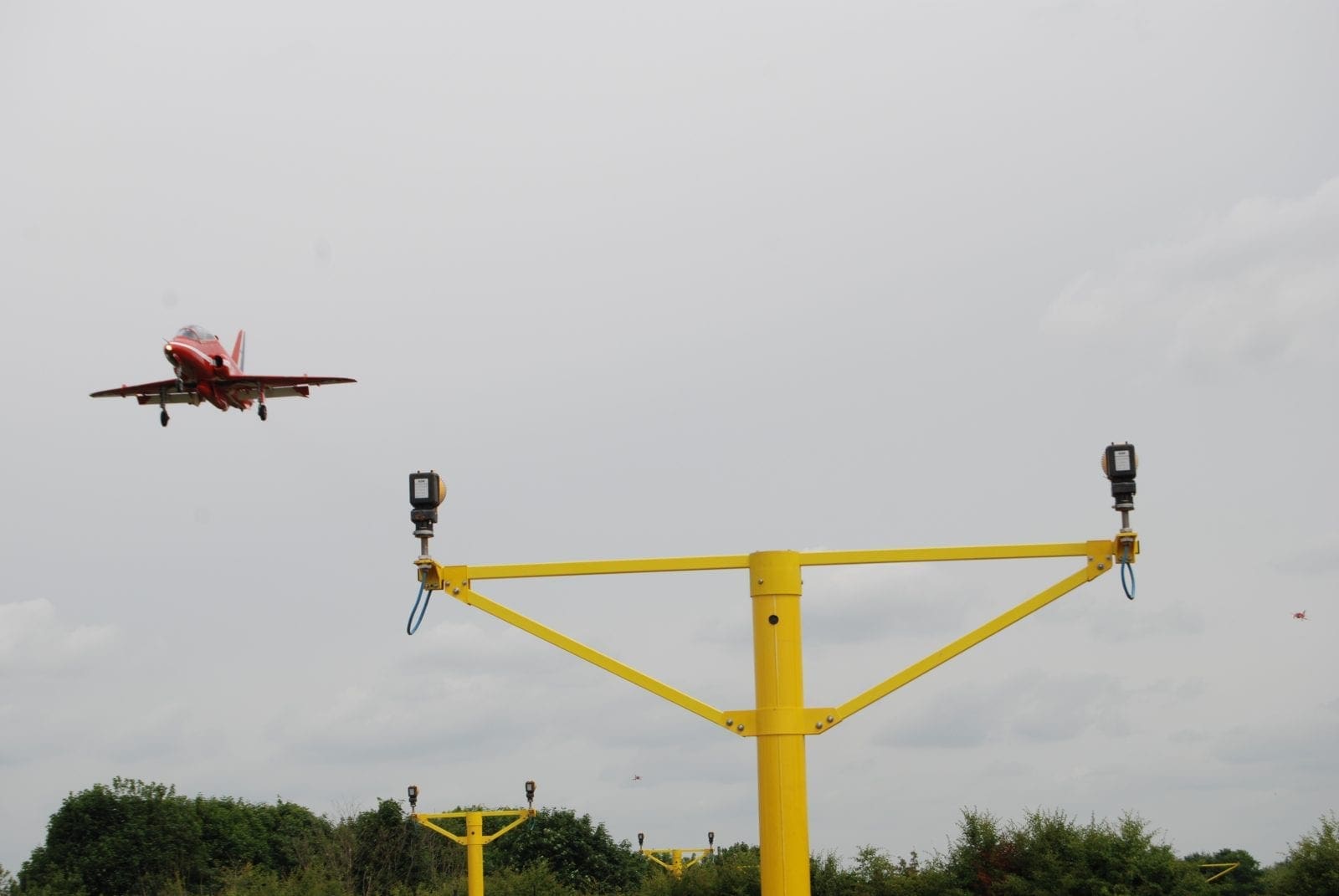 Frangible Approach Masts - Pollite - UK manufactured